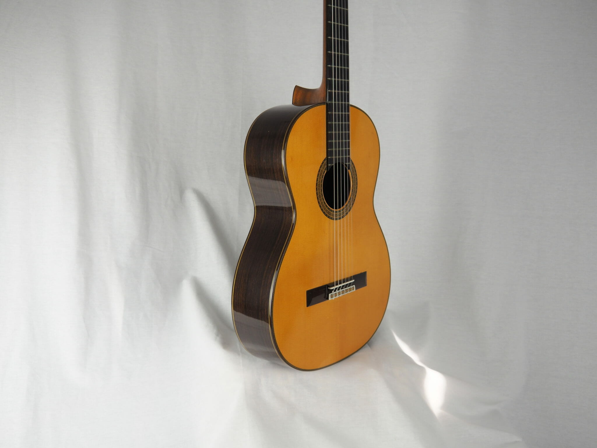 Masaru Kohno classical guitar model 20 1981 – 3900€ – Classical concert ...